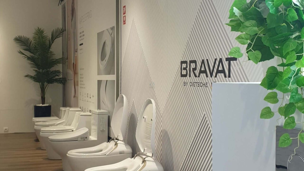Bravat Showroom - Center Point Medan | Apique Creative Studio